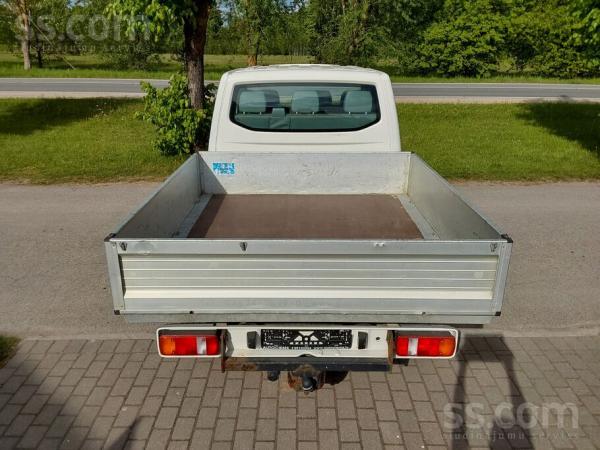 White Volkswagen Transporter 2007 in Ogre, with an engine capacity of 1.90 L and mileage of 202 thousand km for 7350 €, photo 7 on AUTOMOTO.COM.LV