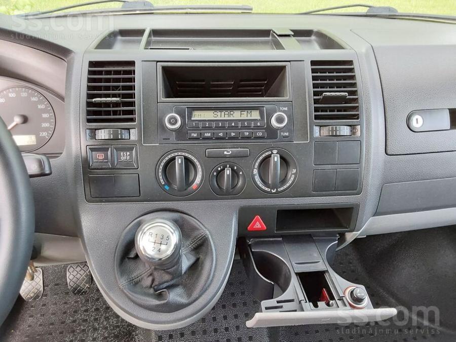 White Volkswagen Transporter 2007 in Ogre, with an engine capacity of 1.90 L and mileage of 202 thousand km for 7350 €, photo 13 on AUTOMOTO.COM.LV