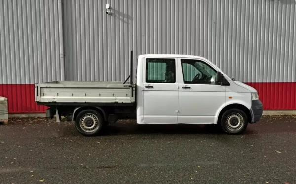 White Volkswagen Transporter 2007 in Riga, with an engine capacity of 2.50 L and mileage of 280 thousand km for 5500 €, photo 6 on AUTOMOTO.COM.LV