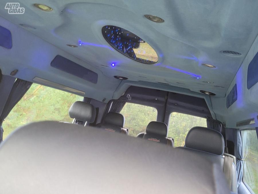Balts Volkswagen Transporter 2007 Kauņa, ar dzinēja tilpumu 2.50 L un nobraukumu 646 tūkst. km par 4600 €, foto 17 vietnē AUTOMOTO.COM.LV