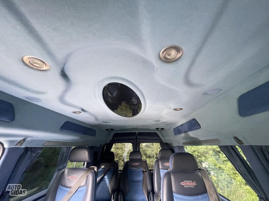 Balts Volkswagen Transporter 2007 Kauņa, ar dzinēja tilpumu 2.50 L un nobraukumu 646 tūkst. km par 4600 €, foto 23 vietnē AUTOMOTO.COM.LV