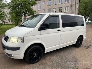 White Volkswagen Transporter 2008 in Cesis, with an engine capacity of 2.50 L and mileage of 356 thousand km for 2499 €, photo 2 on AUTOMOTO.COM.LV