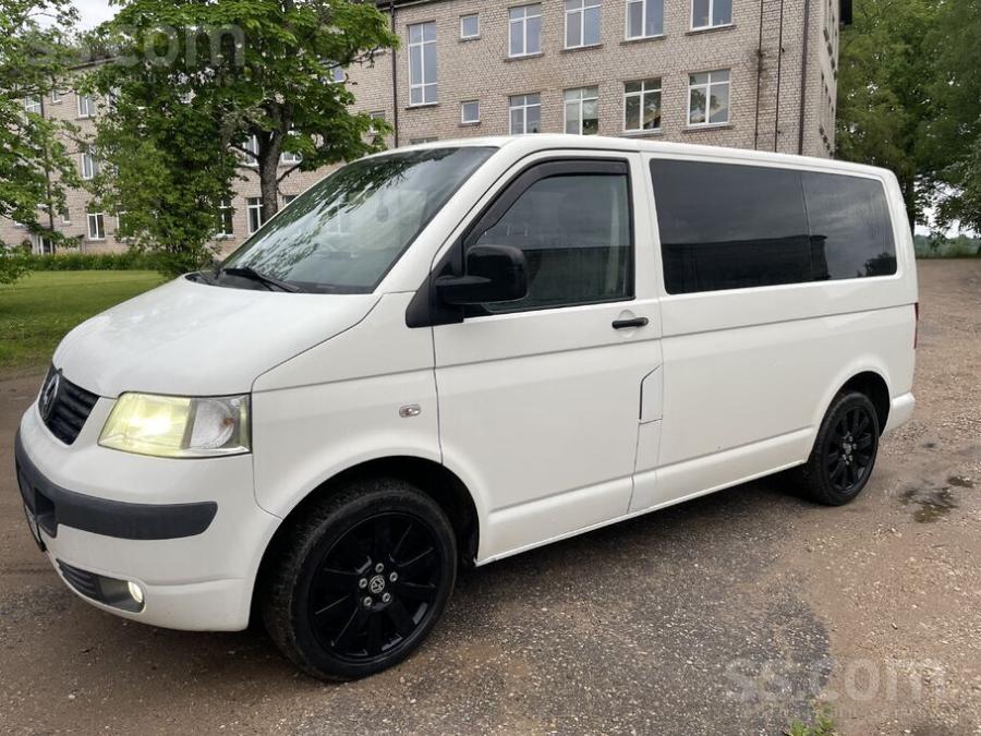 White Volkswagen Transporter 2008 in Cesis, with an engine capacity of 2.50 L and mileage of 356 thousand km for 2499 €, photo 2 on AUTOMOTO.COM.LV