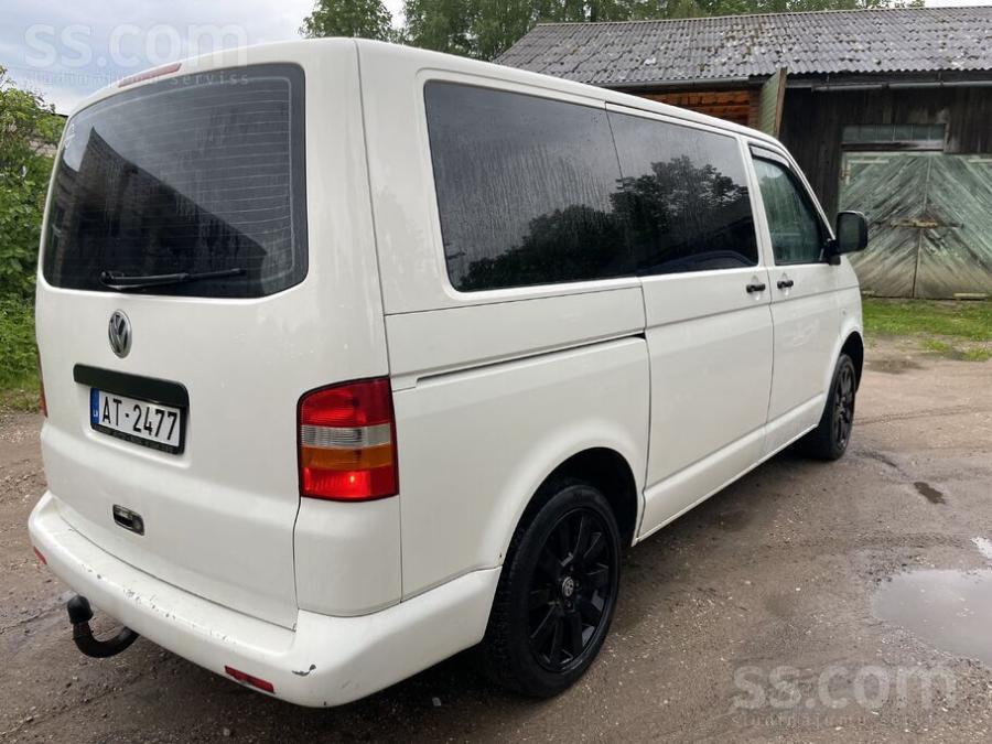 White Volkswagen Transporter 2008 in Cesis, with an engine capacity of 2.50 L and mileage of 356 thousand km for 2499 €, photo 4 on AUTOMOTO.COM.LV