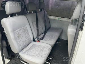 White Volkswagen Transporter 2008 in Cesis, with an engine capacity of 2.50 L and mileage of 356 thousand km for 2499 €, photo 7 on AUTOMOTO.COM.LV