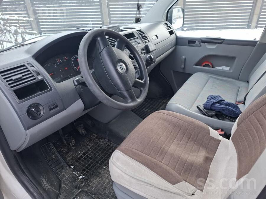 Balts Volkswagen Transporter 2009 Rēzekne, ar dzinēja tilpumu 1.90 L un nobraukumu 475 tūkst. km par 8500 €, foto 4 vietnē AUTOMOTO.COM.LV