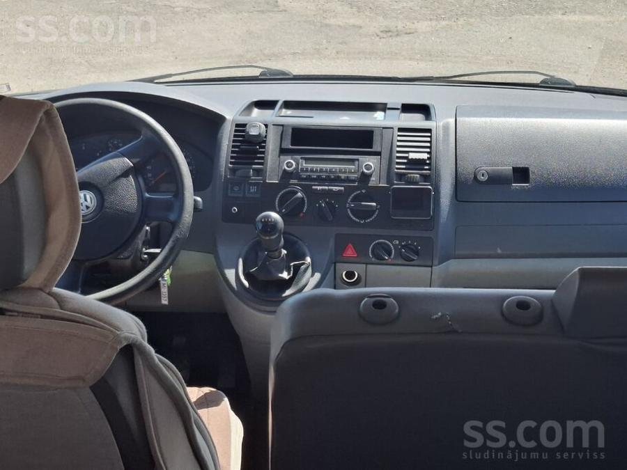 White Volkswagen Transporter 2009 in Rezekne, with an engine capacity of 1.90 L and mileage of 475 thousand km for 5000 €, photo 5 on AUTOMOTO.COM.LV
