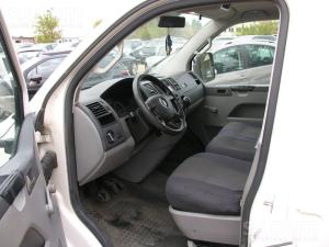 White Volkswagen Transporter 2009 in Riga, with an engine capacity of 2.50 L and mileage of 0 thousand km for 5750 €, photo 7 on AUTOMOTO.COM.LV