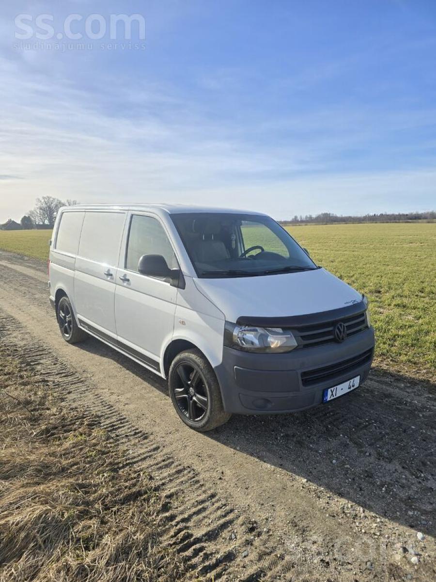 Balts Volkswagen Transporter 2010 Aizkraukle, ar dzinēja tilpumu 2.00 L un nobraukumu 280 tūkst. km par 5800 €, foto 1 vietnē AUTOMOTO.COM.LV