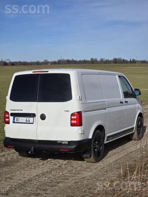 Balts Volkswagen Transporter 2010 Aizkraukle, ar dzinēja tilpumu 2.00 L un nobraukumu 280 tūkst. km par 5800 €, foto 2 vietnē AUTOMOTO.COM.LV