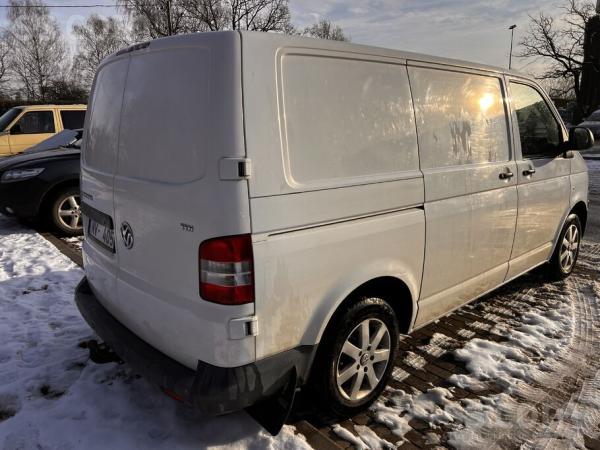 White Volkswagen Transporter 2010 in Riga, with an engine capacity of 2.00 L and mileage of 261 thousand km for 6000 €, photo 4 on AUTOMOTO.COM.LV