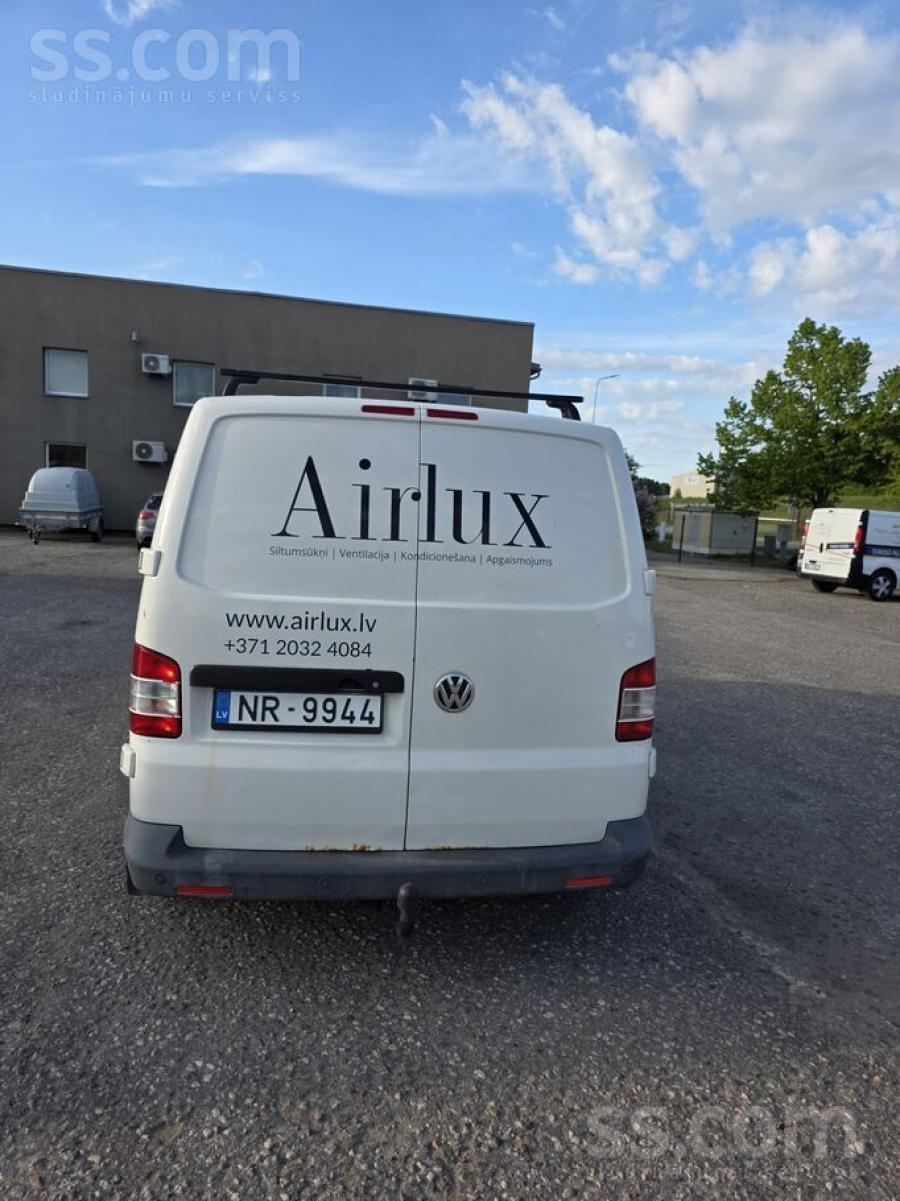 Balts Volkswagen Transporter 2010 Valmiera, ar dzinēja tilpumu 2.00 L un nobraukumu 289 tūkst. km par 5995 €, foto 4 vietnē AUTOMOTO.COM.LV
