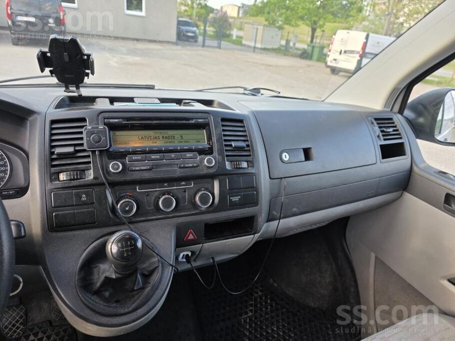 Balts Volkswagen Transporter 2010 Valmiera, ar dzinēja tilpumu 2.00 L un nobraukumu 289 tūkst. km par 5995 €, foto 6 vietnē AUTOMOTO.COM.LV