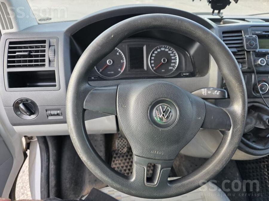 Balts Volkswagen Transporter 2010 Valmiera, ar dzinēja tilpumu 2.00 L un nobraukumu 289 tūkst. km par 5995 €, foto 7 vietnē AUTOMOTO.COM.LV