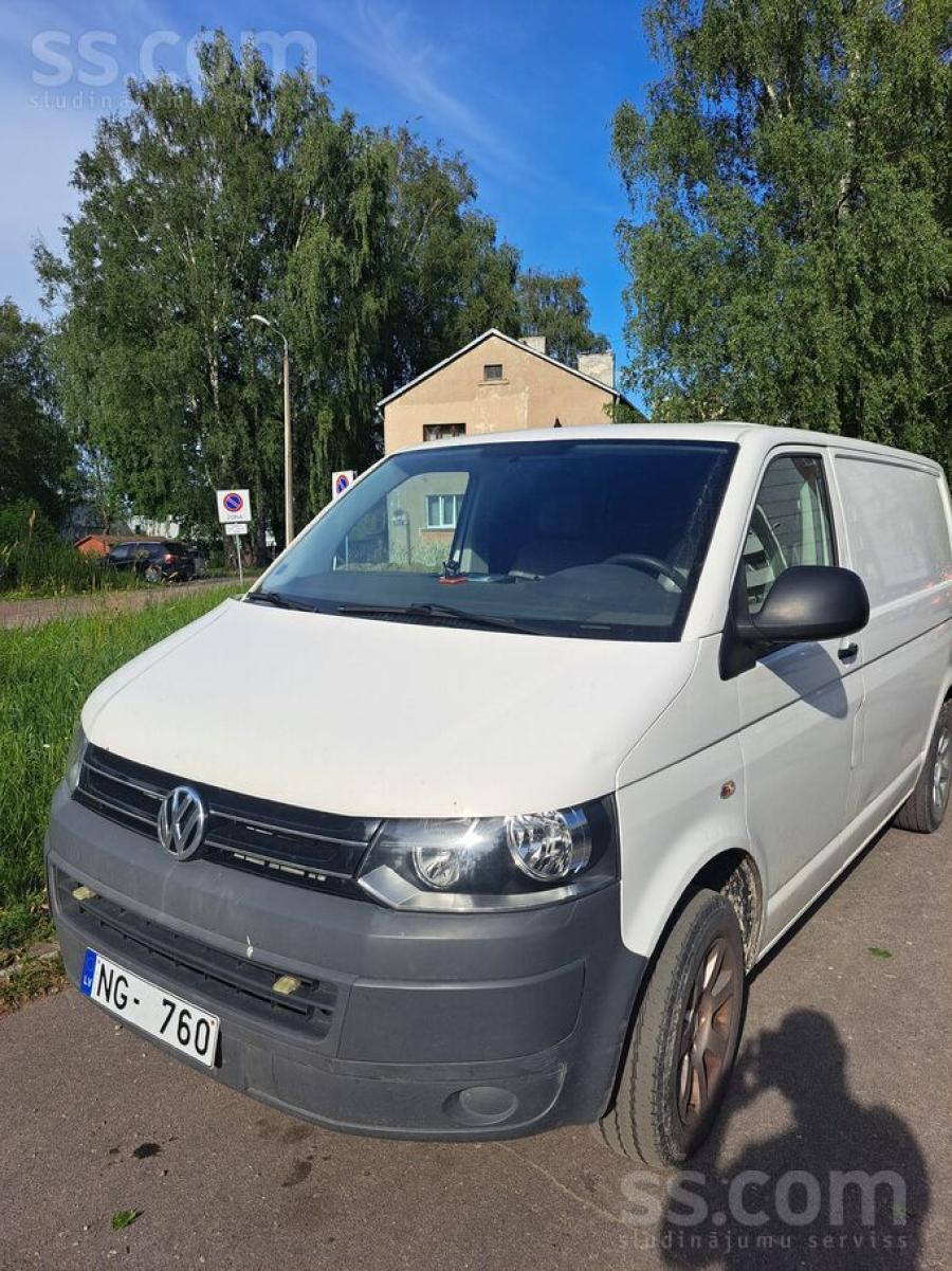 White Volkswagen Transporter 2011 in Riga, with an engine capacity of 2.00 L and mileage of 258 thousand km for 7500 €, photo 1 on AUTOMOTO.COM.LV