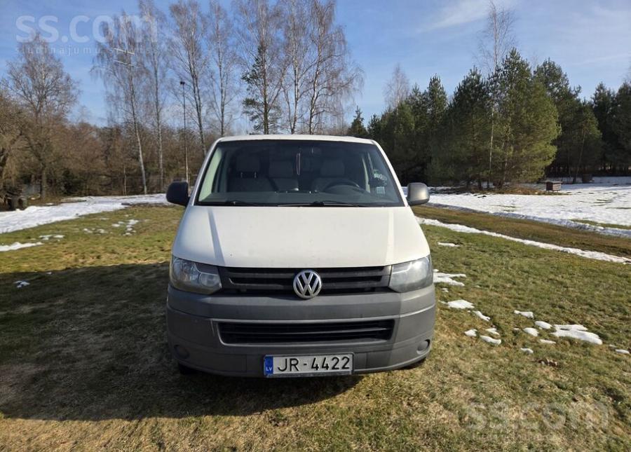 White Volkswagen Transporter 2011 in Riga, with an engine capacity of 2.00 L and mileage of 244 thousand km for 6250 €, photo 3 on AUTOMOTO.COM.LV