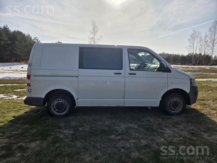 White Volkswagen Transporter 2011 in Riga, with an engine capacity of 2.00 L and mileage of 244 thousand km for 6250 €, photo 8 on AUTOMOTO.COM.LV