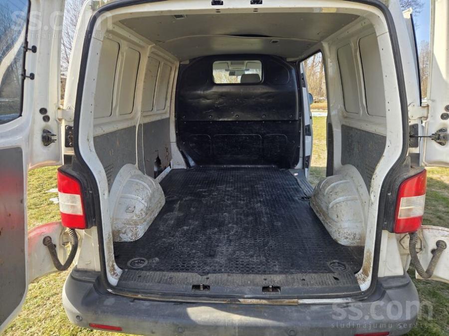 White Volkswagen Transporter 2011 in Riga, with an engine capacity of 2.00 L and mileage of 244 thousand km for 6250 €, photo 9 on AUTOMOTO.COM.LV