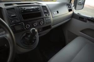 Balts Volkswagen Transporter 2011 Jelgava, ar dzinēja tilpumu 2.00 L un nobraukumu 265 tūkst. km par 11900 €, foto 13 vietnē AUTOMOTO.COM.LV
