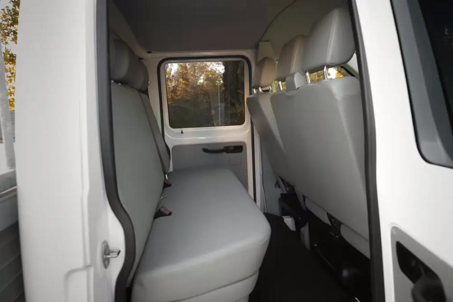 Balts Volkswagen Transporter 2011 Jelgava, ar dzinēja tilpumu 2.00 L un nobraukumu 265 tūkst. km par 11900 €, foto 18 vietnē AUTOMOTO.COM.LV