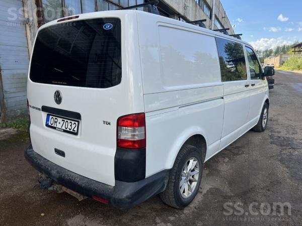 Volkswagen Transporter 2011 Rīga vietnē Balts Volkswagen Transporter 2011 Rīga, ar dzinēja tilpumu 2.00 L un nobraukumu 343 tūkst. km par 6900 €, foto 5 vietnē AUTOMOTO.COM.LV