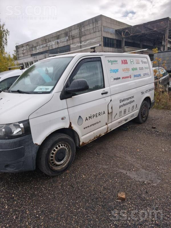 Balts Volkswagen Transporter 2011 Rīga, ar dzinēja tilpumu 2.00 L un nobraukumu 481 tūkst. km par 3500 €, foto 4 vietnē AUTOMOTO.COM.LV