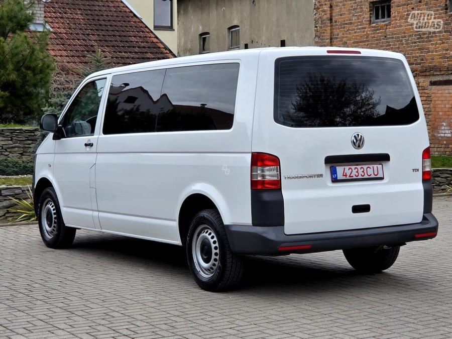 White Volkswagen Transporter 2012 in Vilnius, with an engine capacity of 2.00 L and mileage of 444 thousand km for 8500 €, photo 8 on AUTOMOTO.COM.LV