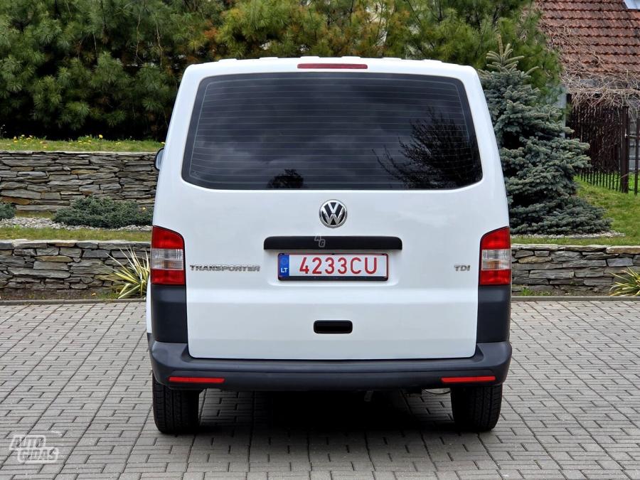 White Volkswagen Transporter 2012 in Vilnius, with an engine capacity of 2.00 L and mileage of 444 thousand km for 8500 €, photo 9 on AUTOMOTO.COM.LV