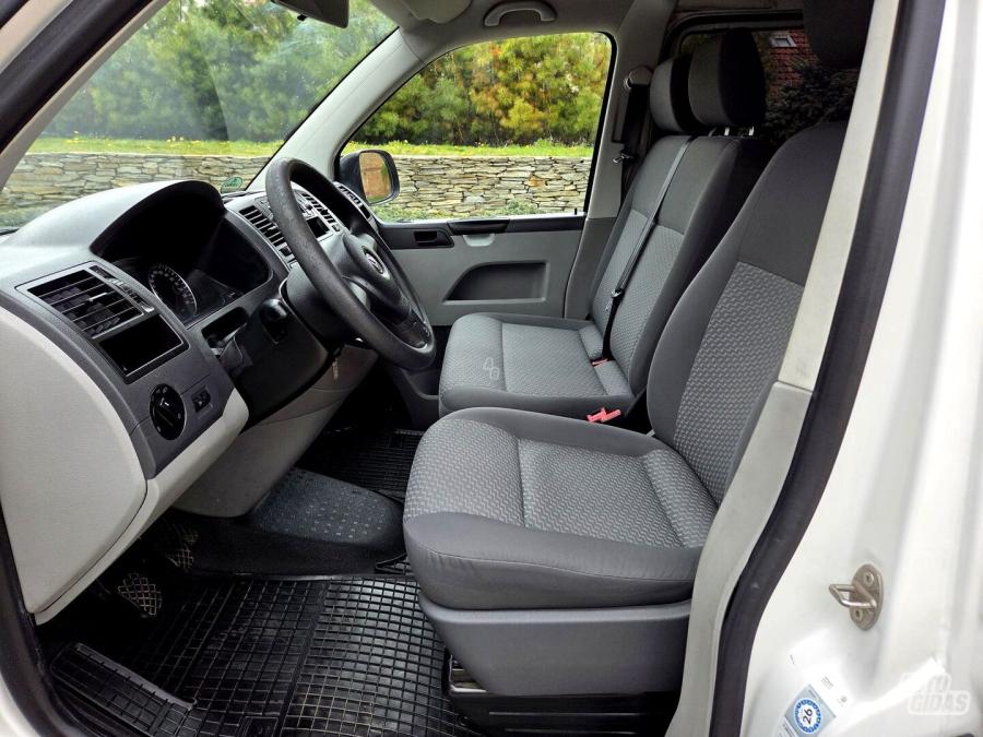 White Volkswagen Transporter 2012 in Vilnius, with an engine capacity of 2.00 L and mileage of 444 thousand km for 8500 €, photo 19 on AUTOMOTO.COM.LV