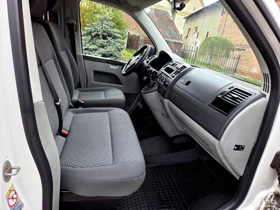 White Volkswagen Transporter 2012 in Vilnius, with an engine capacity of 2.00 L and mileage of 444 thousand km for 8500 €, photo 20 on AUTOMOTO.COM.LV