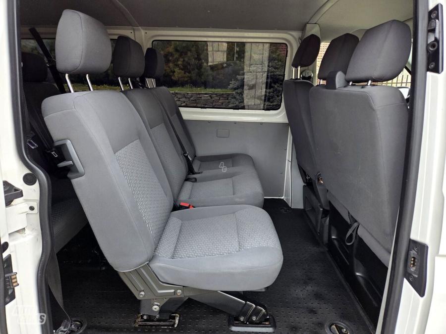 White Volkswagen Transporter 2012 in Vilnius, with an engine capacity of 2.00 L and mileage of 444 thousand km for 8500 €, photo 21 on AUTOMOTO.COM.LV