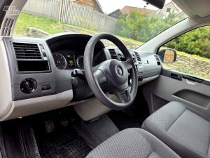 White Volkswagen Transporter 2012 in Vilnius, with an engine capacity of 2.00 L and mileage of 444 thousand km for 8500 €, photo 28 on AUTOMOTO.COM.LV