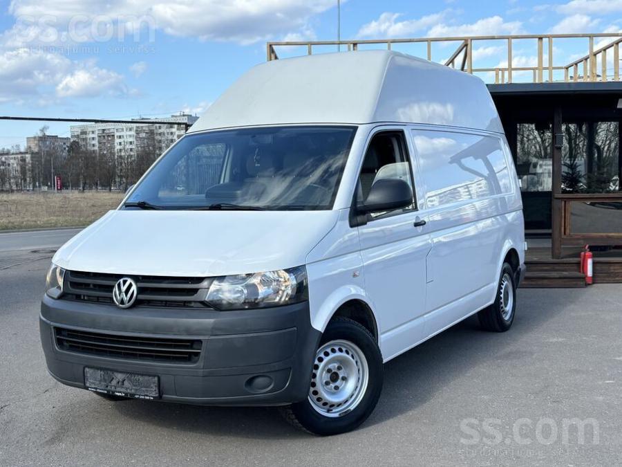 White Volkswagen Transporter 2012 in Riga, with an engine capacity of 2.00 L and mileage of 224 thousand km for 9390 €, photo 1 on AUTOMOTO.COM.LV