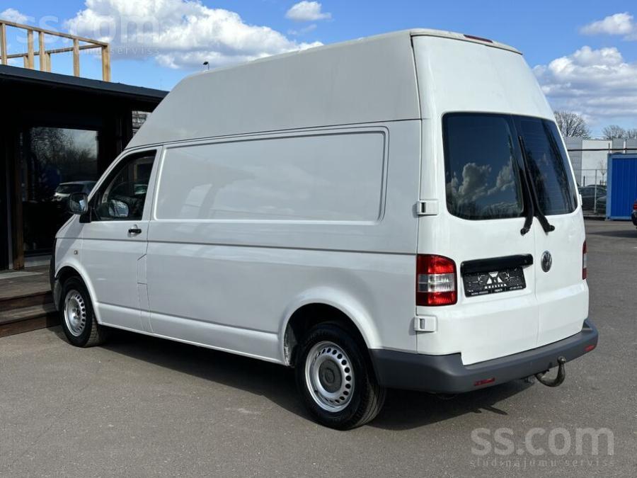 White Volkswagen Transporter 2012 in Riga, with an engine capacity of 2.00 L and mileage of 224 thousand km for 9390 €, photo 5 on AUTOMOTO.COM.LV