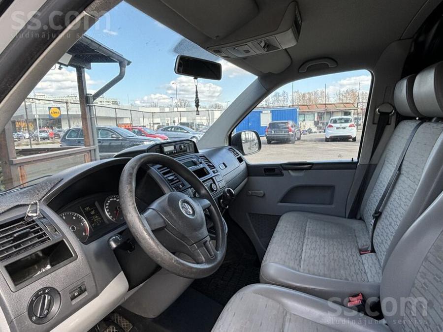 White Volkswagen Transporter 2012 in Riga, with an engine capacity of 2.00 L and mileage of 224 thousand km for 9390 €, photo 9 on AUTOMOTO.COM.LV