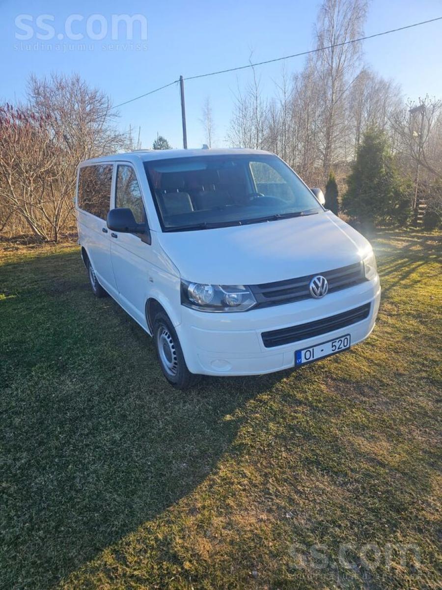 Balts Volkswagen Transporter 2012 Rīga, ar dzinēja tilpumu 2.00 L un nobraukumu 500 tūkst. km par 5900 €, foto 3 vietnē AUTOMOTO.COM.LV