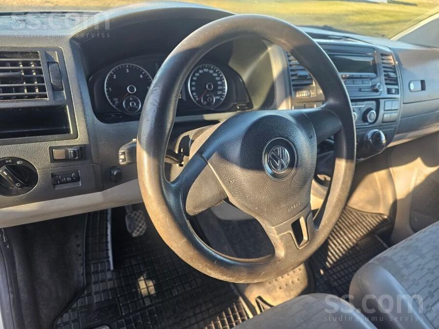 Balts Volkswagen Transporter 2012 Rīga, ar dzinēja tilpumu 2.00 L un nobraukumu 500 tūkst. km par 5900 €, foto 5 vietnē AUTOMOTO.COM.LV