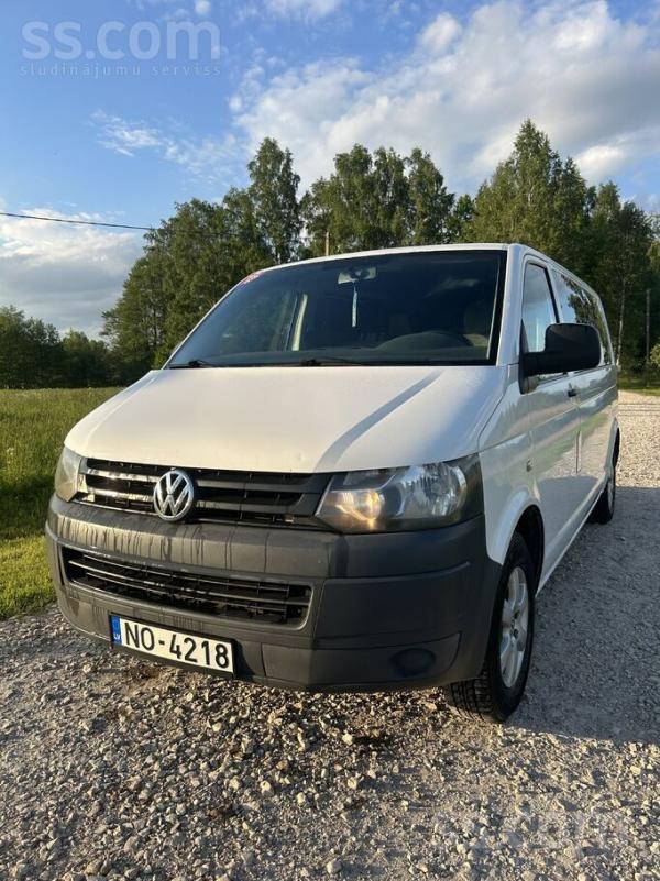 Balts Volkswagen Transporter 2012 Rīga, ar dzinēja tilpumu 2.00 L un nobraukumu 193 tūkst. km par 6300 €, foto 1 vietnē AUTOMOTO.COM.LV