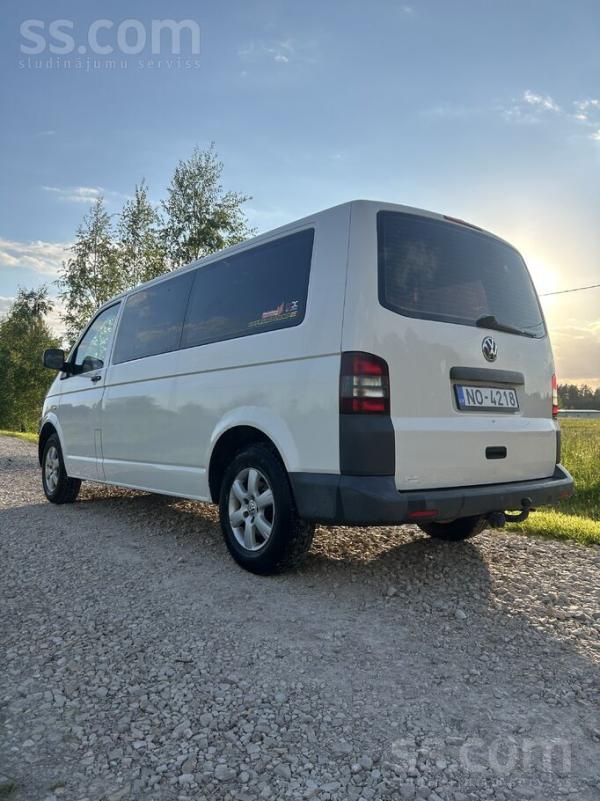 Balts Volkswagen Transporter 2012 Rīga, ar dzinēja tilpumu 2.00 L un nobraukumu 193 tūkst. km par 6300 €, foto 3 vietnē AUTOMOTO.COM.LV