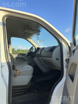 White Volkswagen Transporter 2012 in Riga, with an engine capacity of 2.00 L and mileage of 193 thousand km for 6300 €, photo 11 on AUTOMOTO.COM.LV