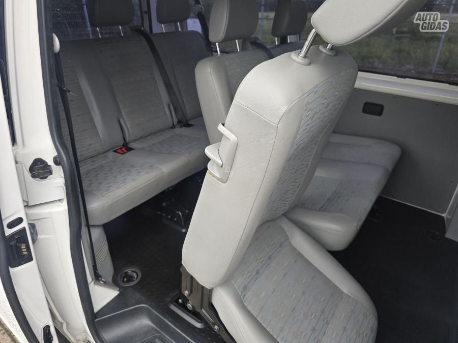 White Volkswagen Transporter 2012 in Marijampole, with an engine capacity of 2.00 L and mileage of 321 thousand km for 7900 €, photo 12 on AUTOMOTO.COM.LV