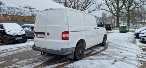 White Volkswagen Transporter 2012 in Valmiera, with an engine capacity of 2.00 L and mileage of 310 thousand km for 5800 €, photo 8 on AUTOMOTO.COM.LV