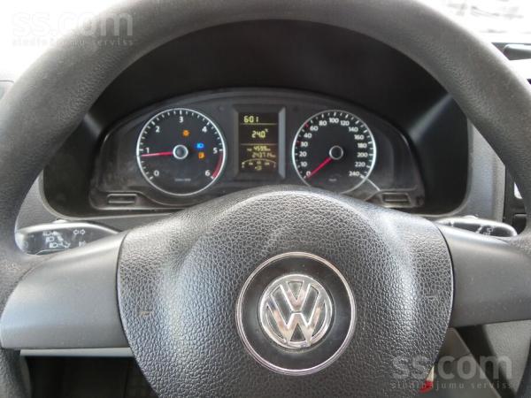 White Volkswagen Transporter 2012 in Valka, with an engine capacity of 2.00 L and mileage of 243 thousand km for 6600 €, photo 8 on AUTOMOTO.COM.LV
