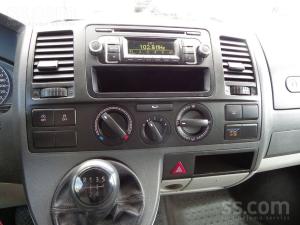 White Volkswagen Transporter 2012 in Valka, with an engine capacity of 2.00 L and mileage of 243 thousand km for 6600 €, photo 11 on AUTOMOTO.COM.LV