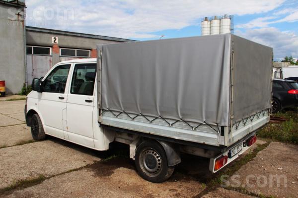 White Volkswagen Transporter 2012 in Riga, with an engine capacity of 2.00 L and mileage of 260 thousand km for 4800 €, photo 5 on AUTOMOTO.COM.LV