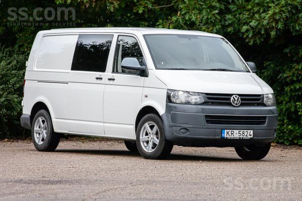 White Volkswagen Transporter 2012 in Tukums, with an engine capacity of 2.00 L and mileage of 298 thousand km for 5850 €, photo 3 on AUTOMOTO.COM.LV