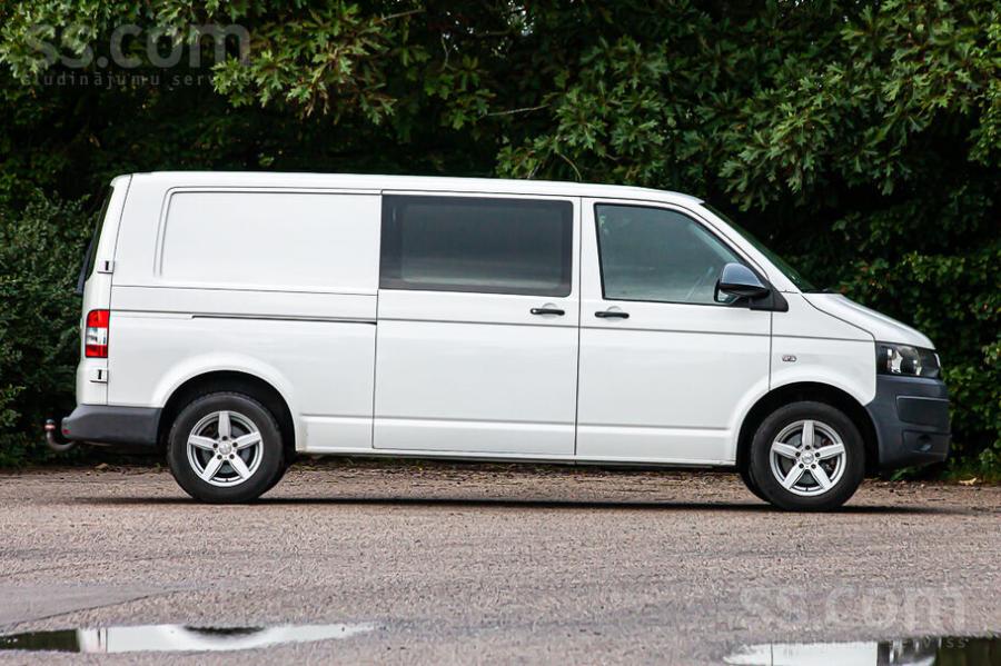 White Volkswagen Transporter 2012 in Tukums, with an engine capacity of 2.00 L and mileage of 298 thousand km for 5850 €, photo 6 on AUTOMOTO.COM.LV