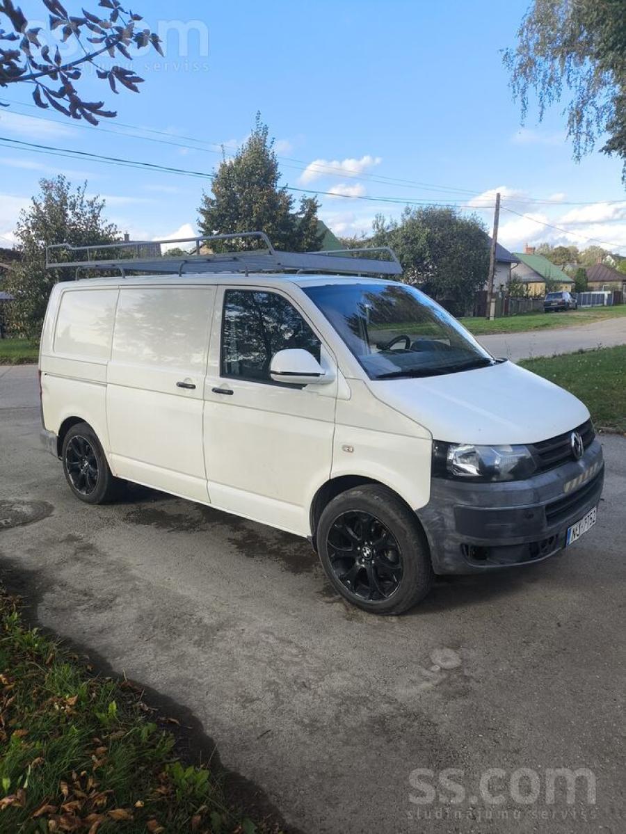 White Volkswagen Transporter 2012 in Daugavpils, with an engine capacity of 2.00 L and mileage of 269 thousand km for 7500 €, photo 3 on AUTOMOTO.COM.LV