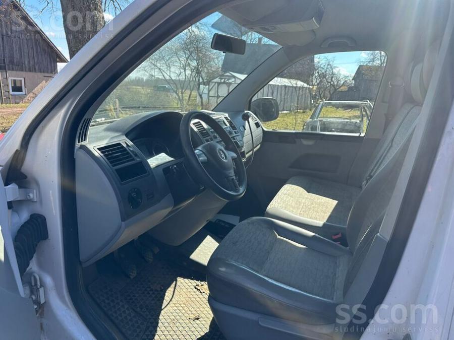 Balts Volkswagen Transporter 2013 Ogre, ar dzinēja tilpumu 2.00 L un nobraukumu 237 tūkst. km par 4100 €, foto 6 vietnē AUTOMOTO.COM.LV
