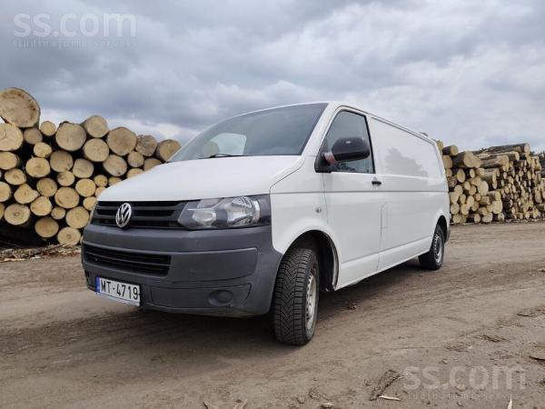 White Volkswagen Transporter 2013 in Jekabpils, with an engine capacity of 2.00 L and mileage of 319 thousand km for 6000 €, photo 1 on AUTOMOTO.COM.LV